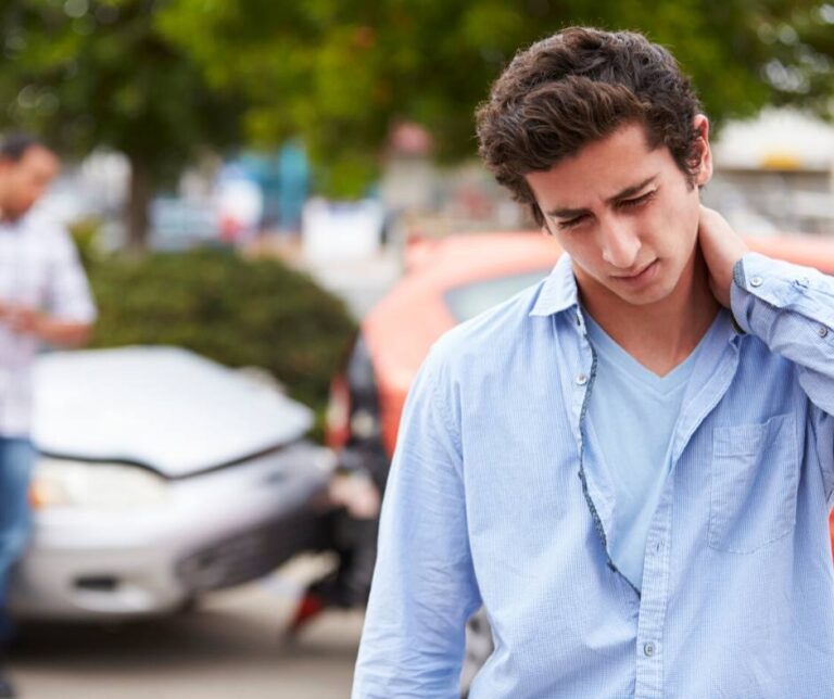 Whiplash: Signs and Symptoms - HealthLinks Gippsland